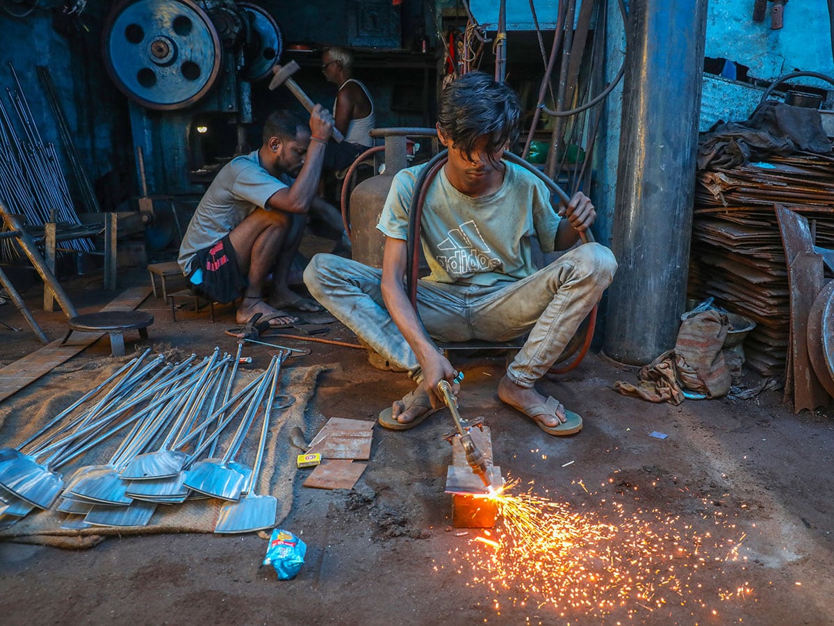 Share of manufacturing workers in the unorganised workforce shrinks in ...