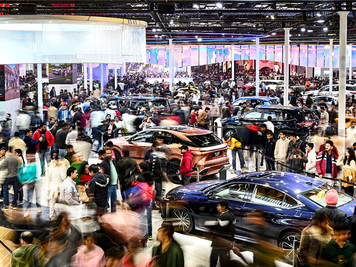 Festive season drives auto sales, Toyota and Honda lead car sales surge