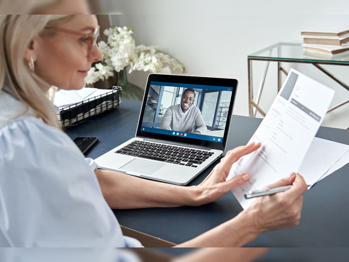 Mastering the virtual job interview: 10 tips and tricks