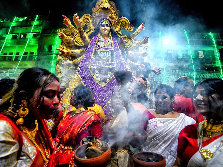 durga puja group dance performance