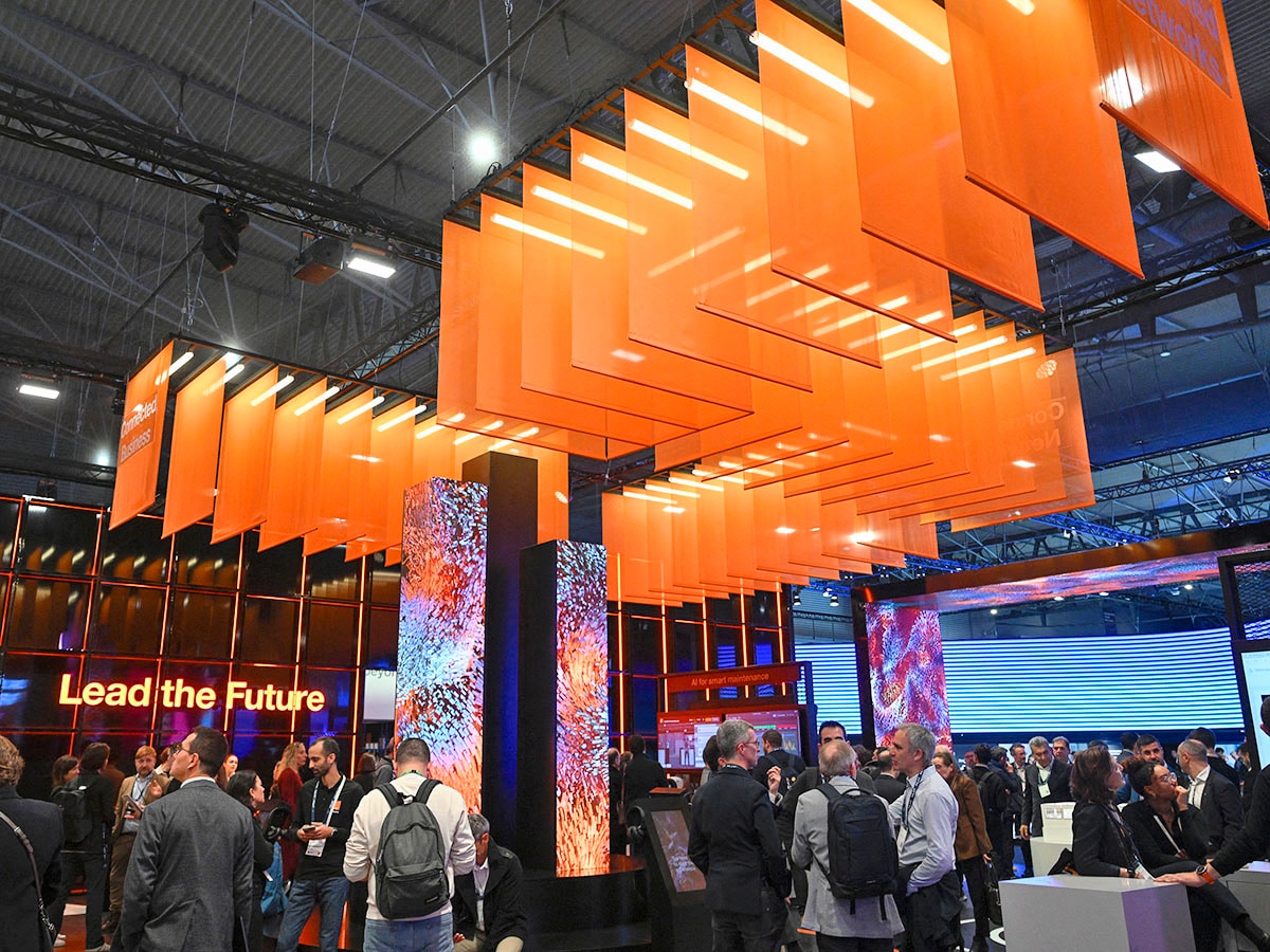 Space: the new frontier for smartphones at Mobile World Congress